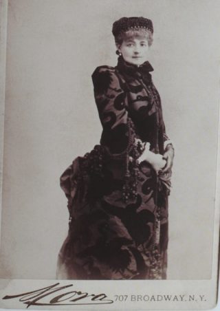 Helena Modjeska - Icon of style.