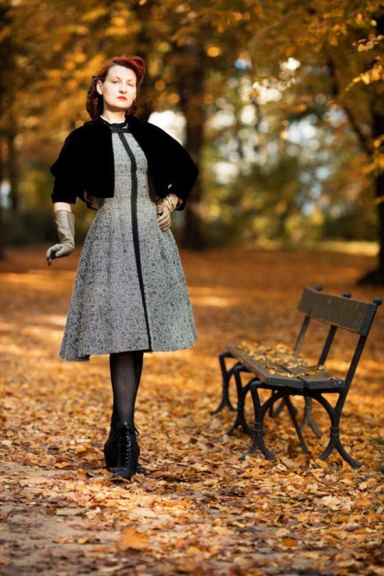 How to Dress in 1950s Clothing in Autumn - It's Beyond My Control