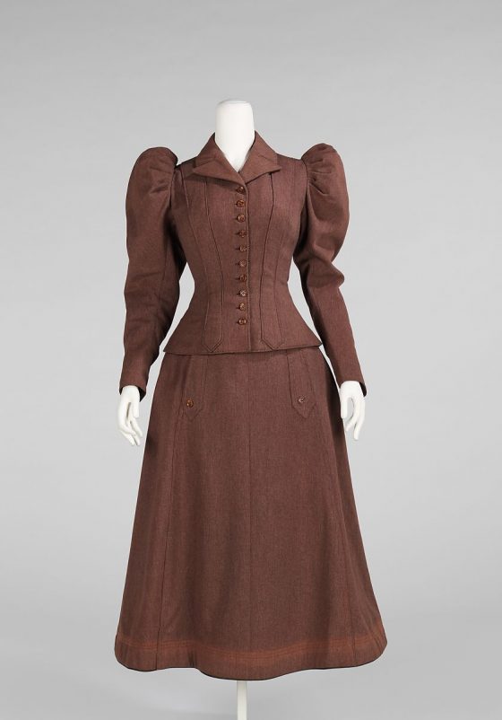 How to Dress in Vintage for a Bicycle Ride - It's Beyond My Control