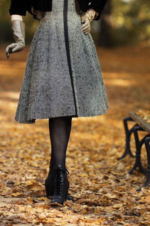 How to Dress in 1950s Clothing in Autumn - It's Beyond My Control